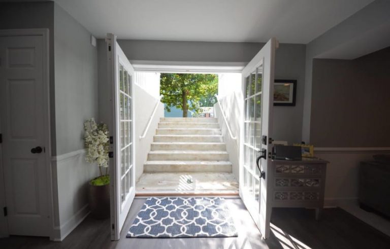 20 Terrific Basement Entryway Ideas for Any Theme - GRIP ELEMENTS