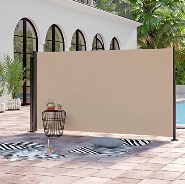 How to Choose The Right Retractable Privacy Screen?