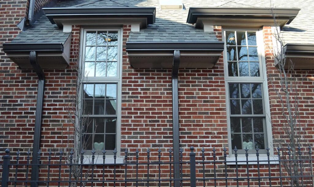 7 Intriguing Brick House with Black Gutters Ideas - GRIP ELEMENTS