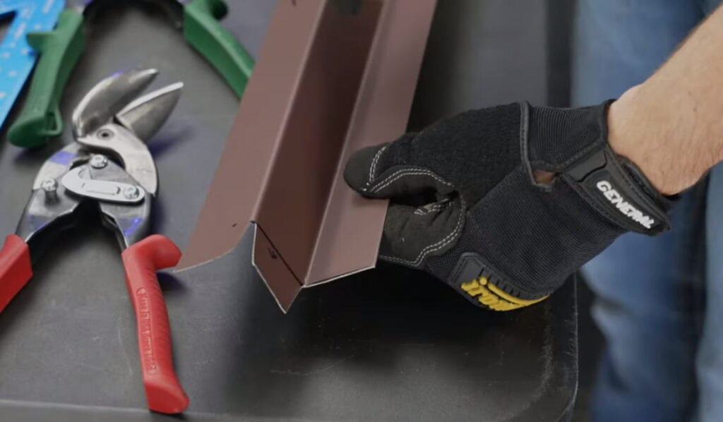 How to Cut Metal Roofing in 5 Simple Steps - GRIP ELEMENTS